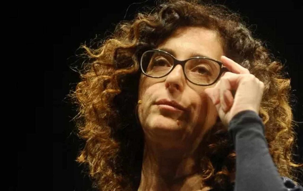 Teresa Mannino, "stordita e consumista": il ritratto della comica di ...